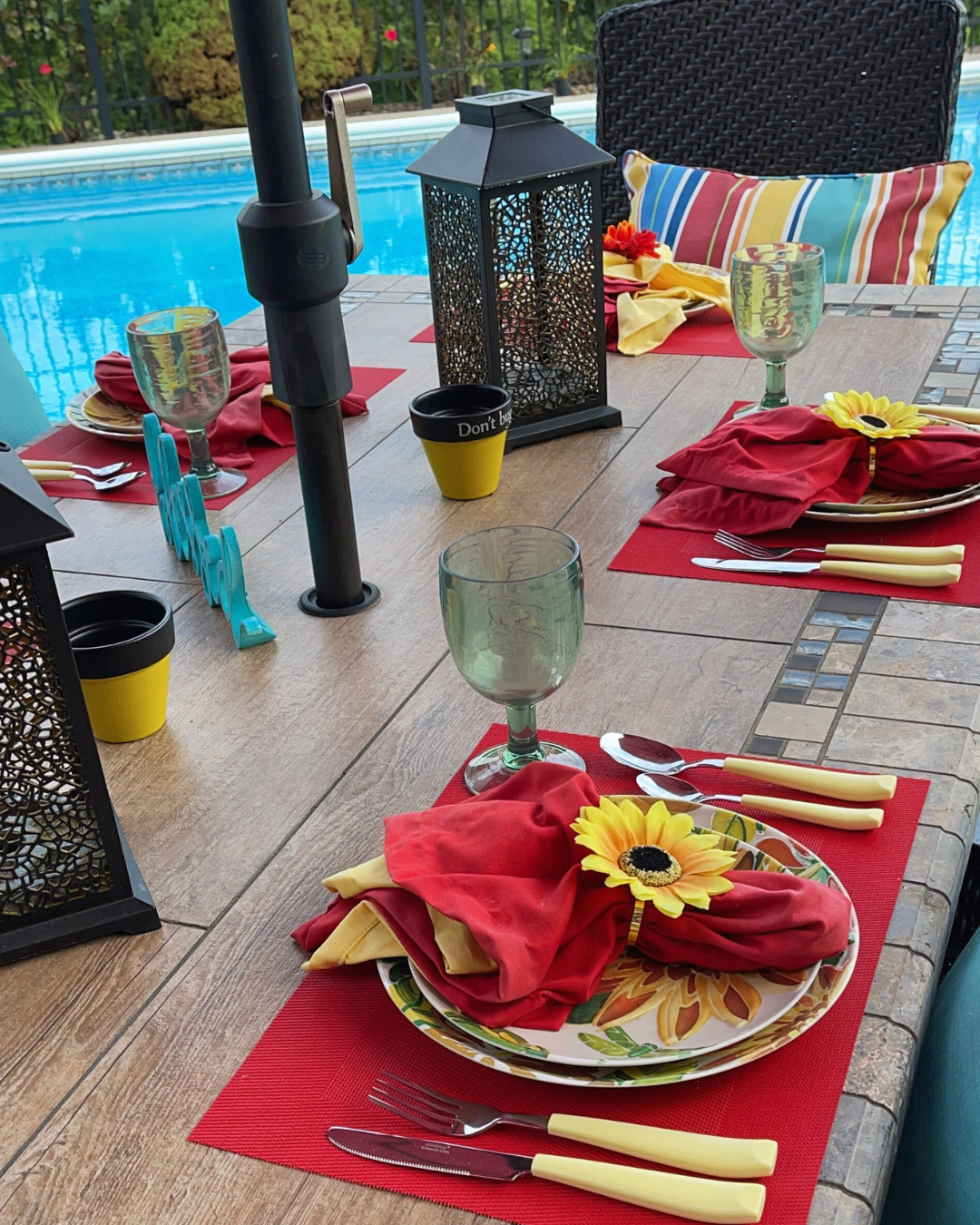 How to Use Yellow and Red for a Beautiful Thanksgiving Table – ANNOVA