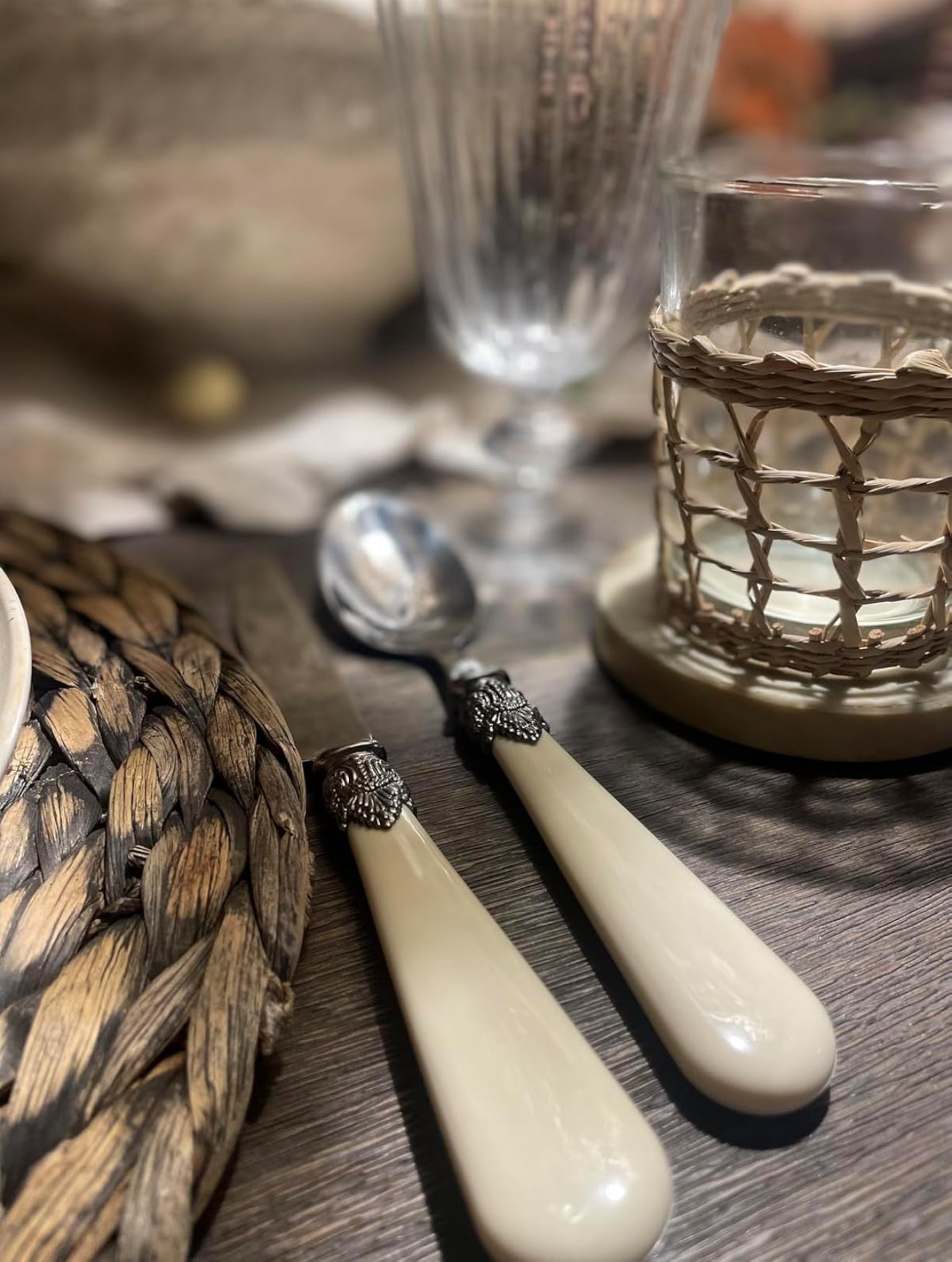 Étiquette des couverts : quand et comment utiliser correctement chaque ...